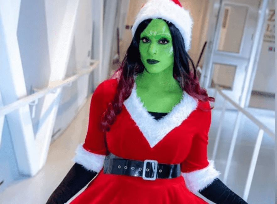 Christmas Gamora cosplay by Sheba